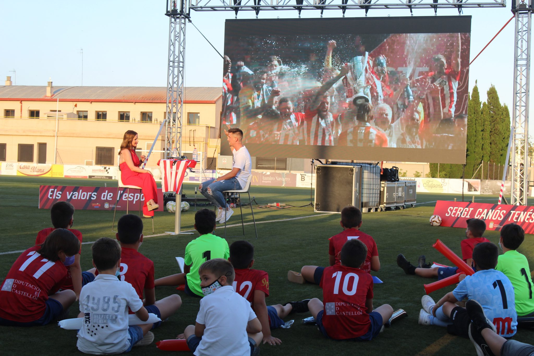 NULES HOMENAJEA A SU FUTBOLISTA MÁS INTERNACIONAL – Ayuntamiento de Nules